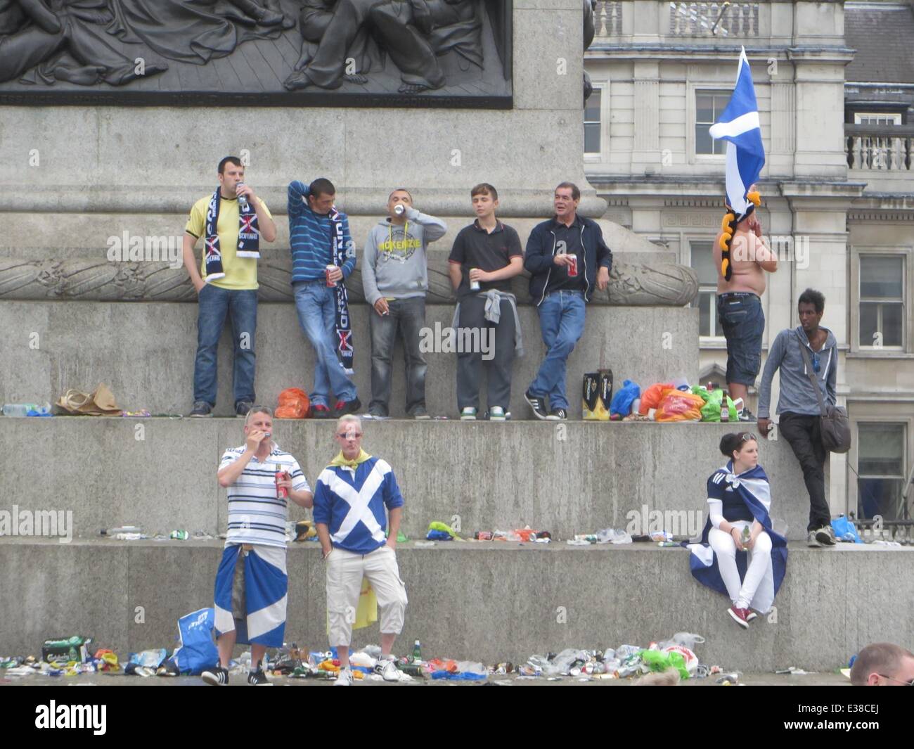Scottish football fans central london hi-res stock photography and ...