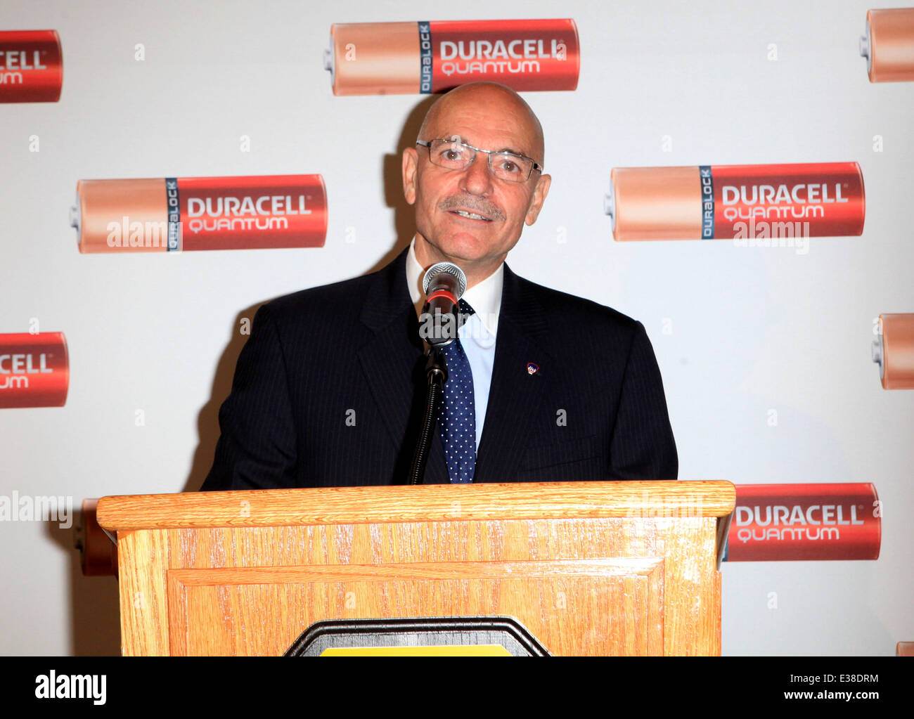 Tim McGraw helps to launch Duracell's 'Quantum Heroes Video Series ...