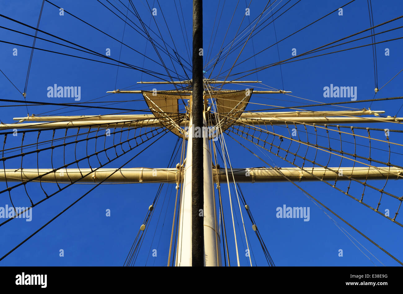 Tall ship rigging hi-res stock photography and images - Alamy