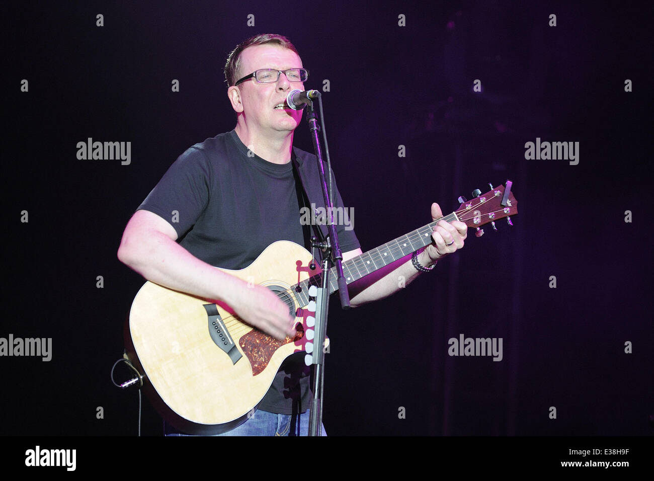 Charlie reid the proclaimers hi-res stock photography and images - Alamy