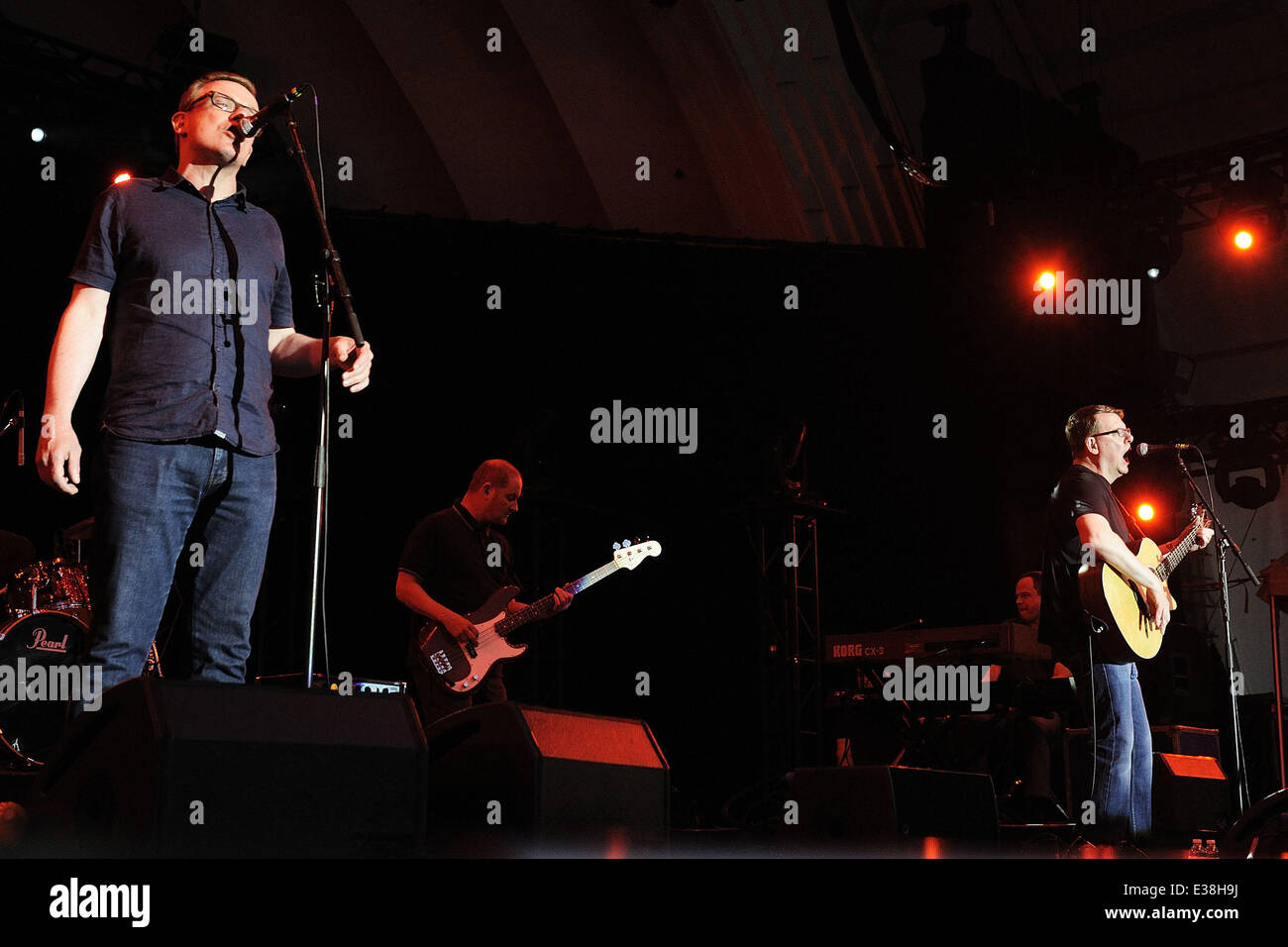 Craig reid proclaimers hi-res stock photography and images - Alamy