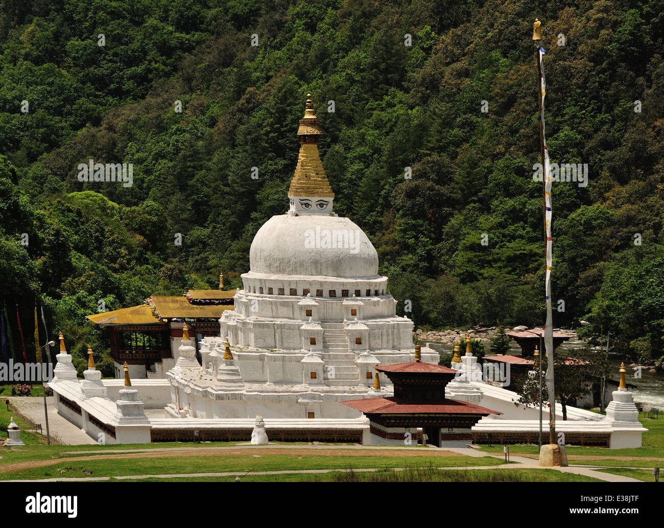 Stupa of Chorten Kora, Trashiyangtse, Eastern Bhutan Stock Photo - Alamy