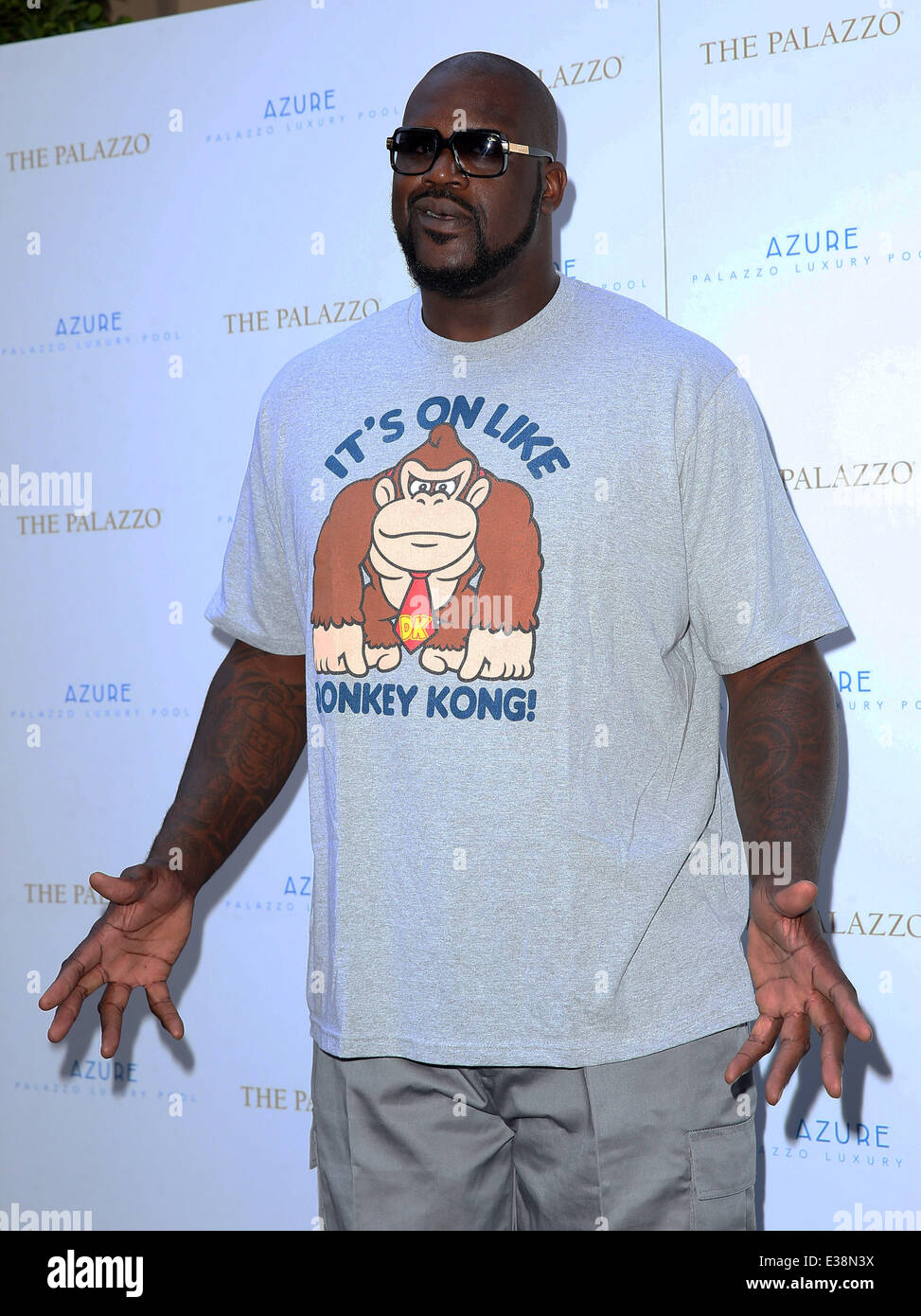 Shaquille O'Neal Pool Party at Azure At The Palazzo Resort and Casino ...