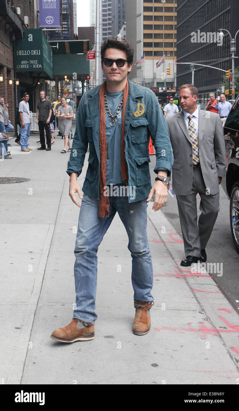 Celebrities outside the Ed Sullivan Theater for 'The Late Show with ...