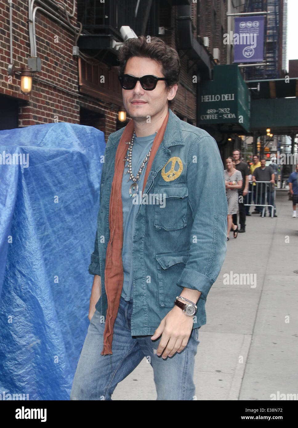 Celebrities outside the Ed Sullivan Theater for 'The Late Show with ...