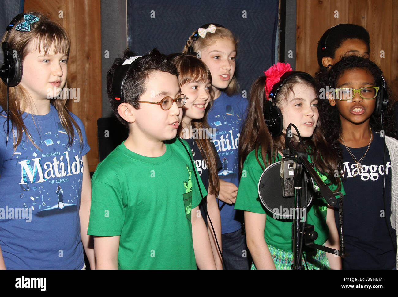 All Cast Members Of Matilda The Musical Stock Photos & All Cast Members ...