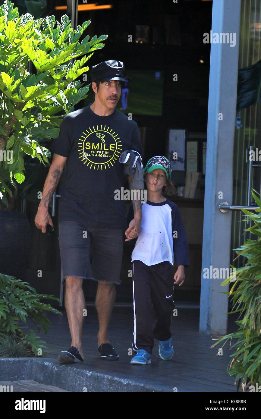 Anthony Kiedis his son Everly Bear to paint class in Malibu Featuring ...