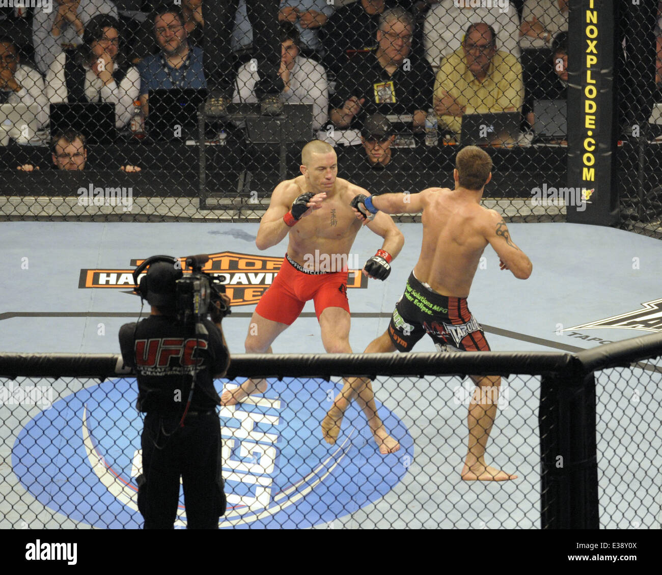 Georges St-Pierre vs Jake Shields UFC 129 - Welterweight Title Bout ...