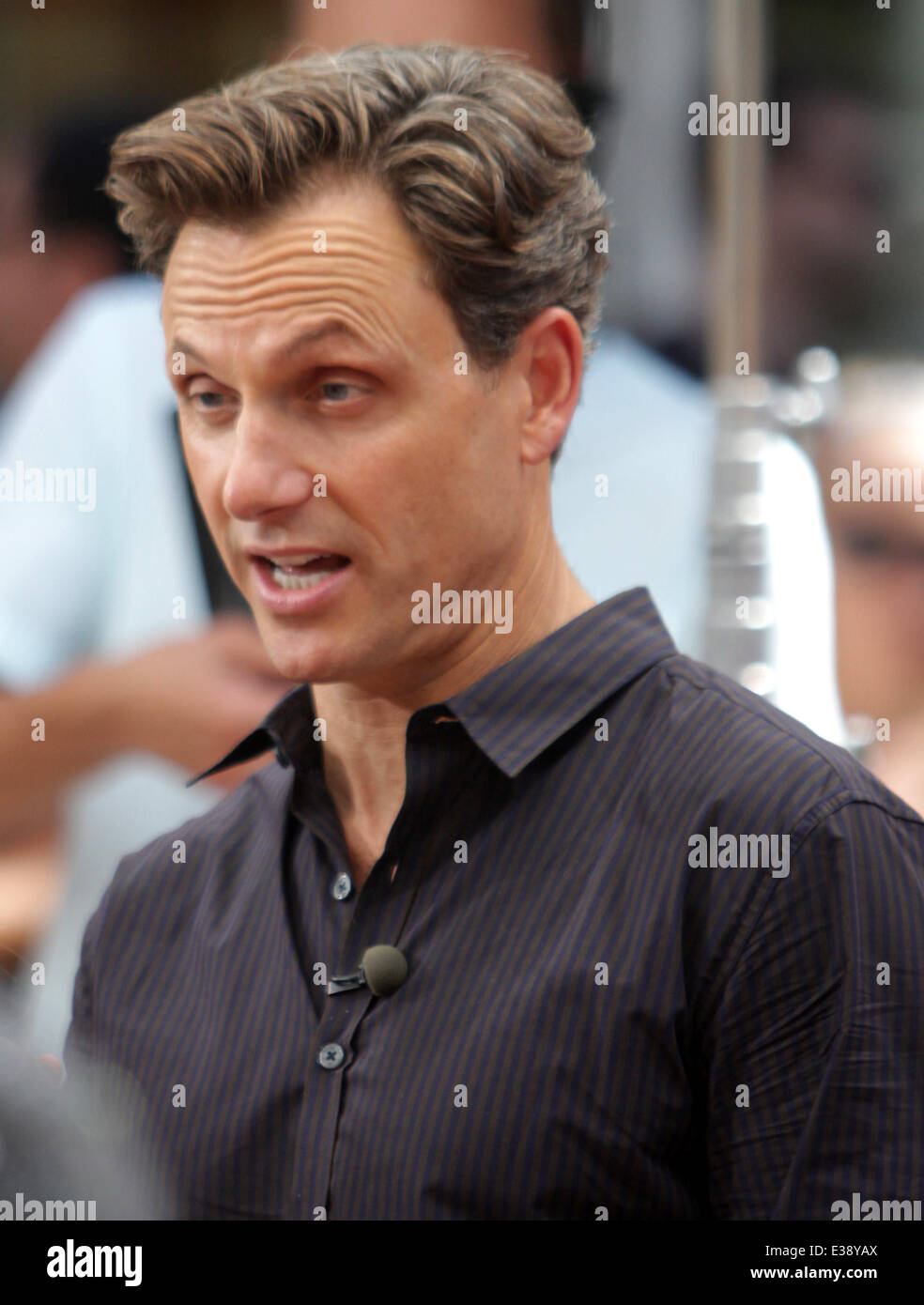 Celebrities at The Grove to appear on entertainment news show 'Extra ...