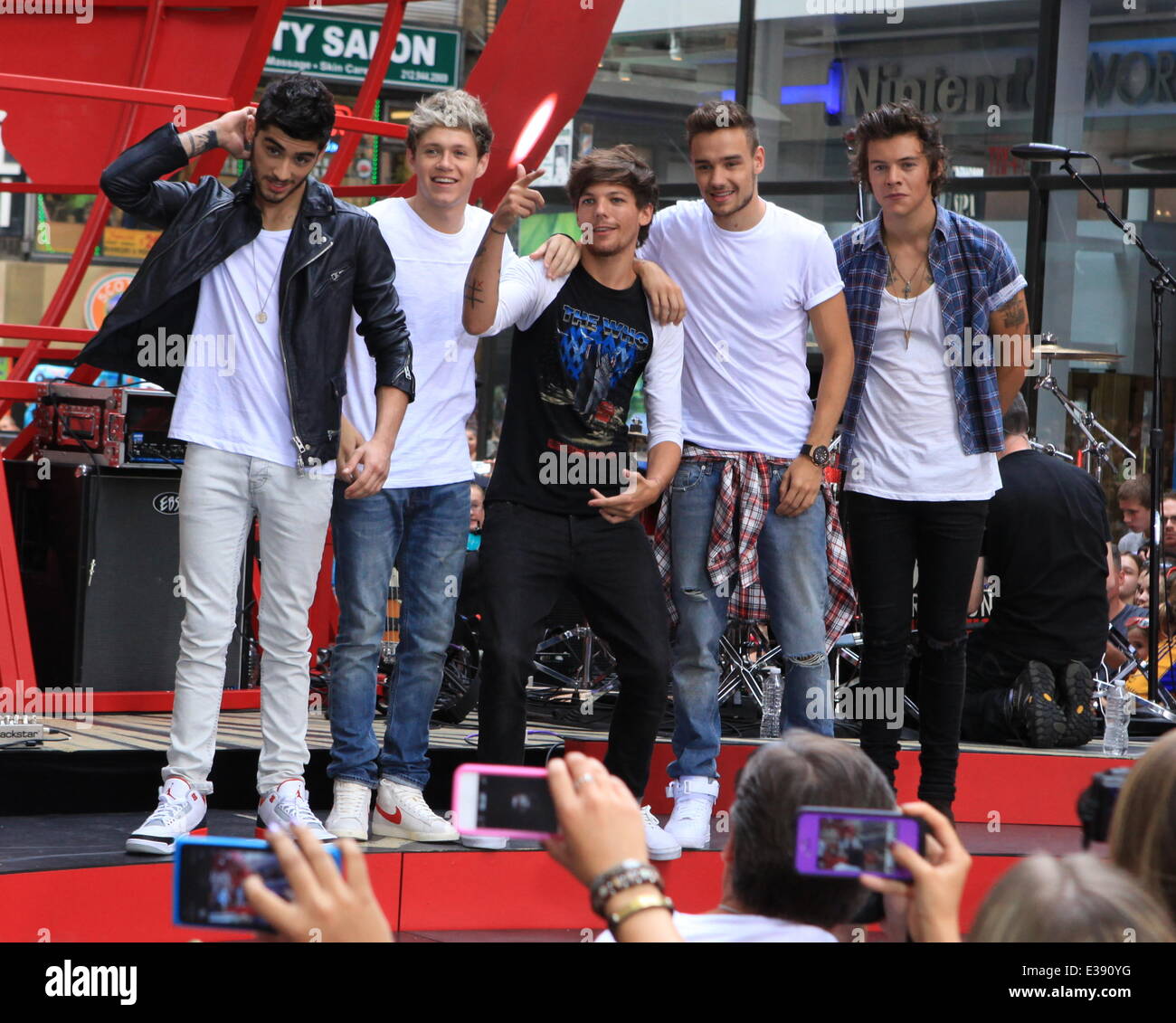One Direction perform on the 'Today' show as part of their NBC Toyota ...