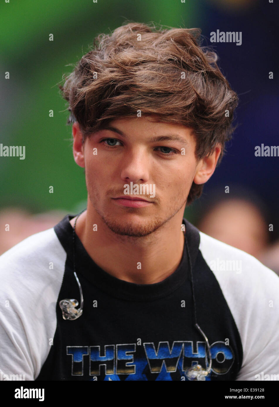 One Direction perform on the 'Today' show as part of their NBC Toyota ...