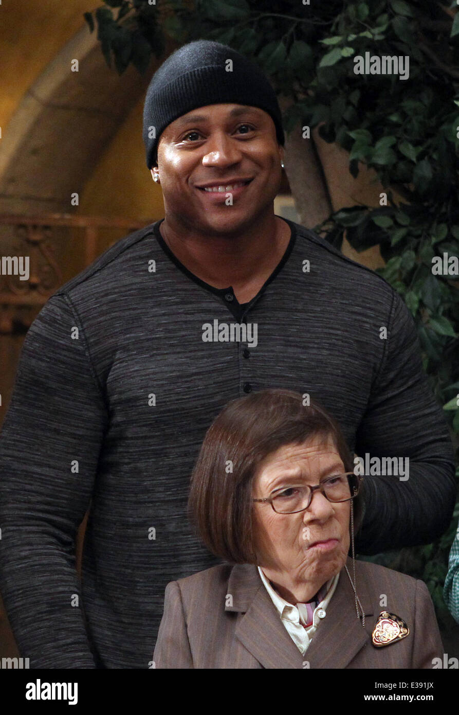 NCIS Los Angeles 100th episode cake cutting event Held At Paramount ...