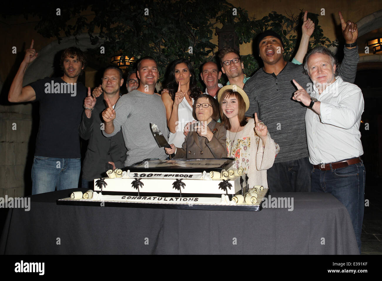 NCIS Los Angeles 100th episode cake cutting event Held At Paramount ...