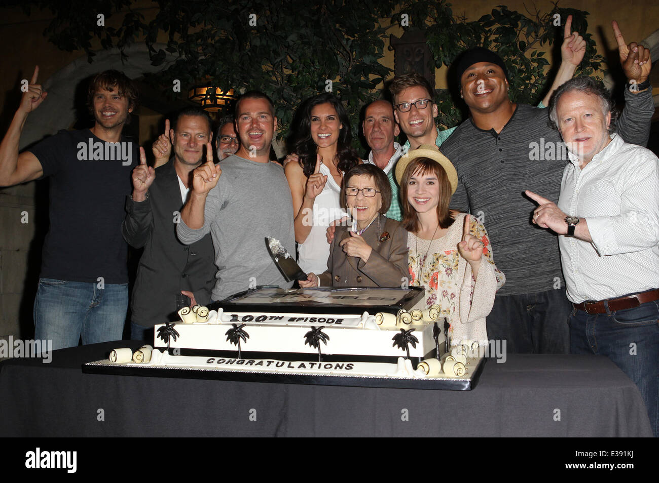NCIS Los Angeles 100th episode cake cutting event Held At Paramount ...