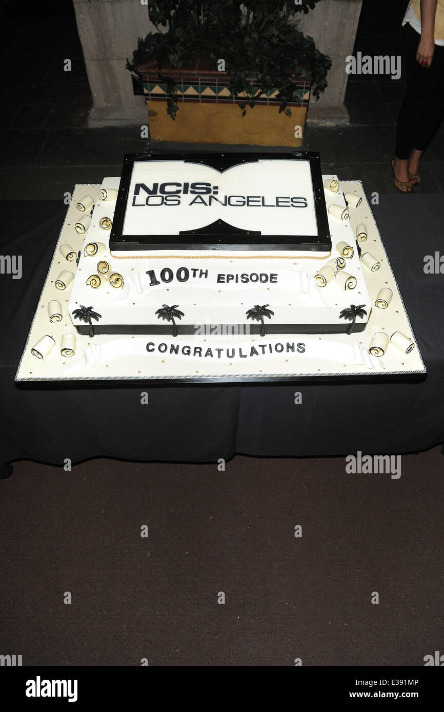 Cast and crew of NCIS: LOS ANGELES on set for a cake-cutting to ...