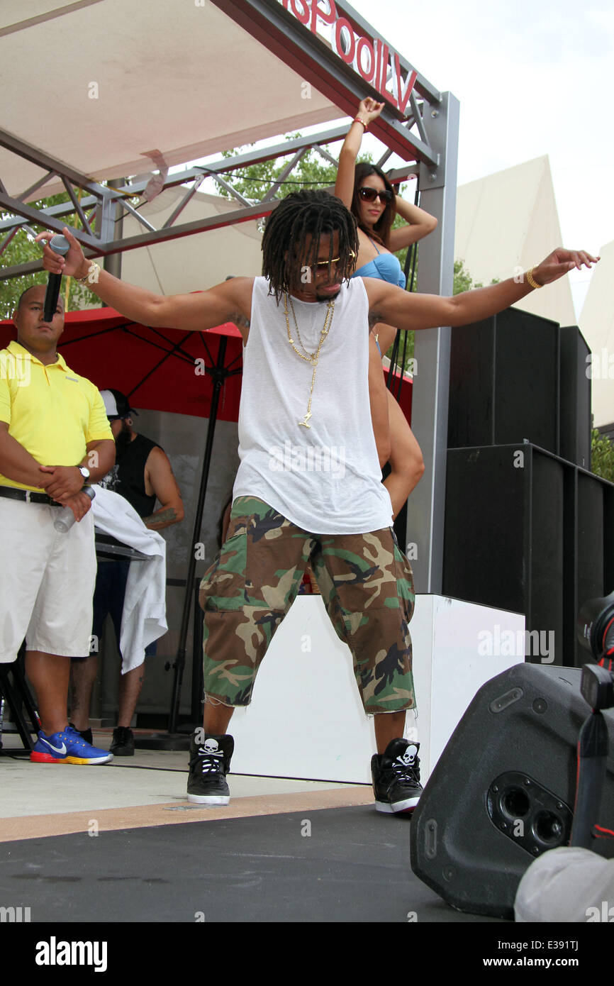 Grammy Awards Winning Artist LUPE FIASCO Performs At "Ditch Fridays" At ...