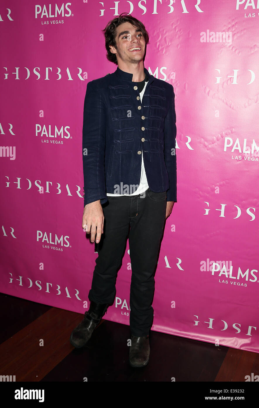 “BREAKING BAD” STAR, RJ MITTE, TO CELEBRATE 21ST BIRTHDAY AT GHOSTBAR ...