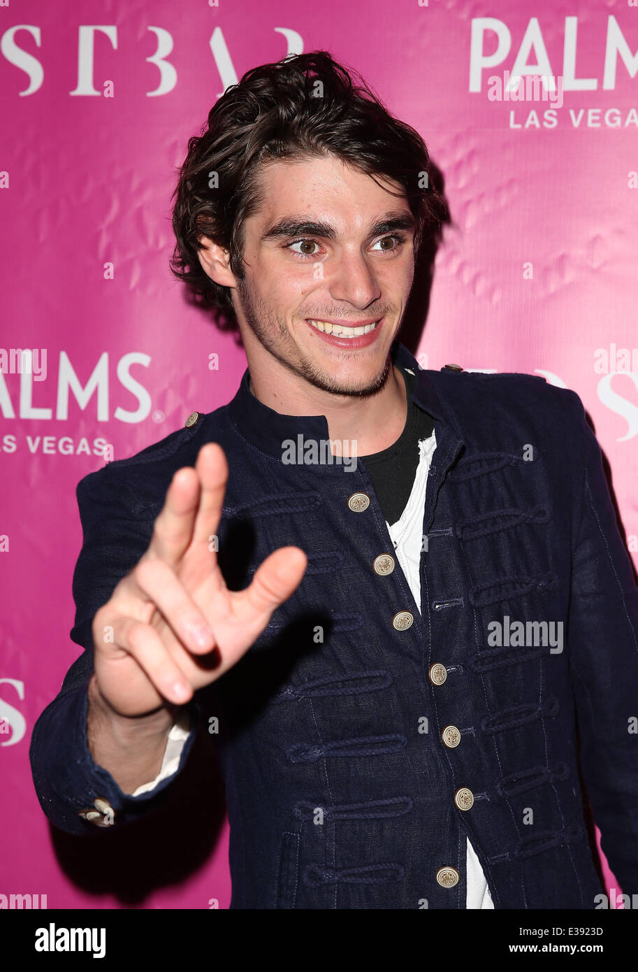 “BREAKING BAD” STAR, RJ MITTE, TO CELEBRATE 21ST BIRTHDAY AT GHOSTBAR ...