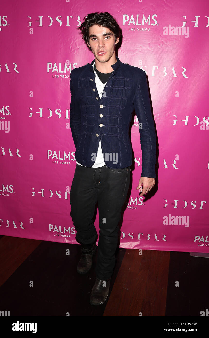 “BREAKING BAD” STAR, RJ MITTE, TO CELEBRATE 21ST BIRTHDAY AT GHOSTBAR ...