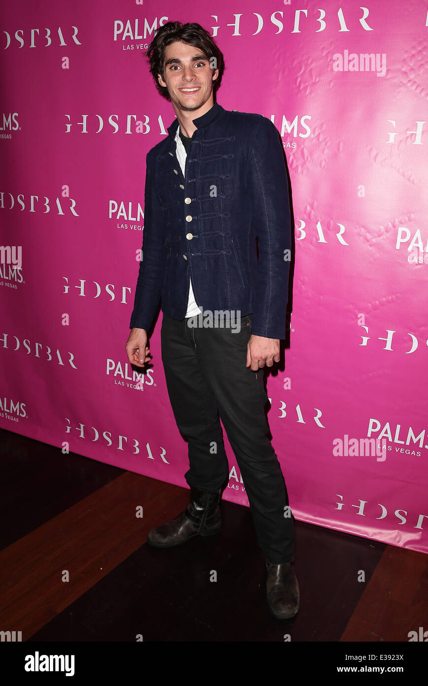 “BREAKING BAD” STAR, RJ MITTE, TO CELEBRATE 21ST BIRTHDAY AT GHOSTBAR ...