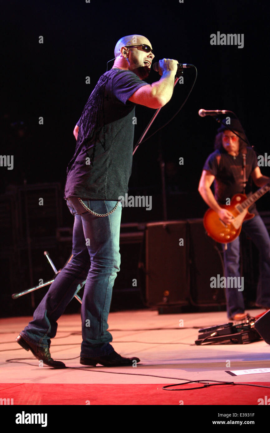 Jason Bonham Led Zeppelin Experience Held at The Greek Theater ...