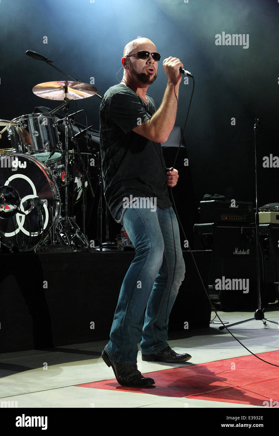 Jason Bonham Led Zeppelin Experience Held at The Greek Theater ...