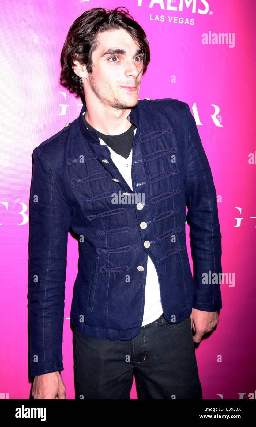Breaking Bad star RJ Mitte celebrates 21st bday at Ghost Bar in Las ...
