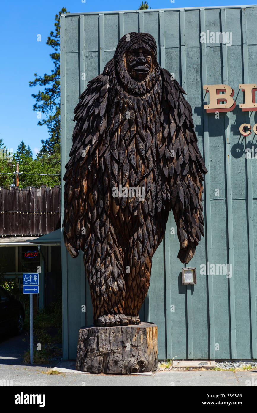 Carving of Bigfoot outside the Bigfoot Museum in Willow Creek, Northern ...