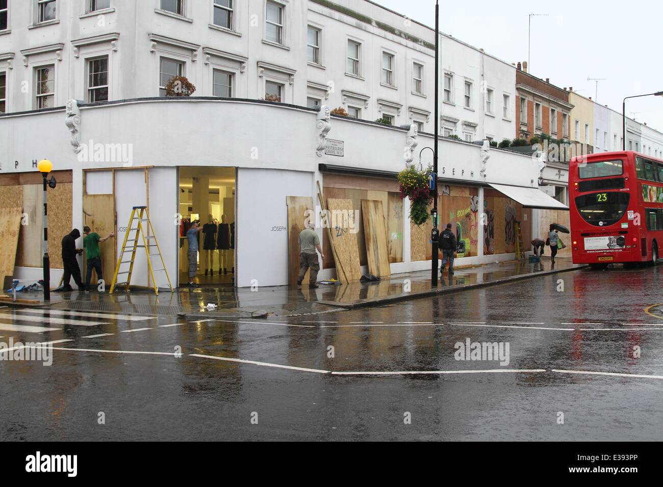 Wet weather pictures from Central London, Hyde Park and Notting Hill ...