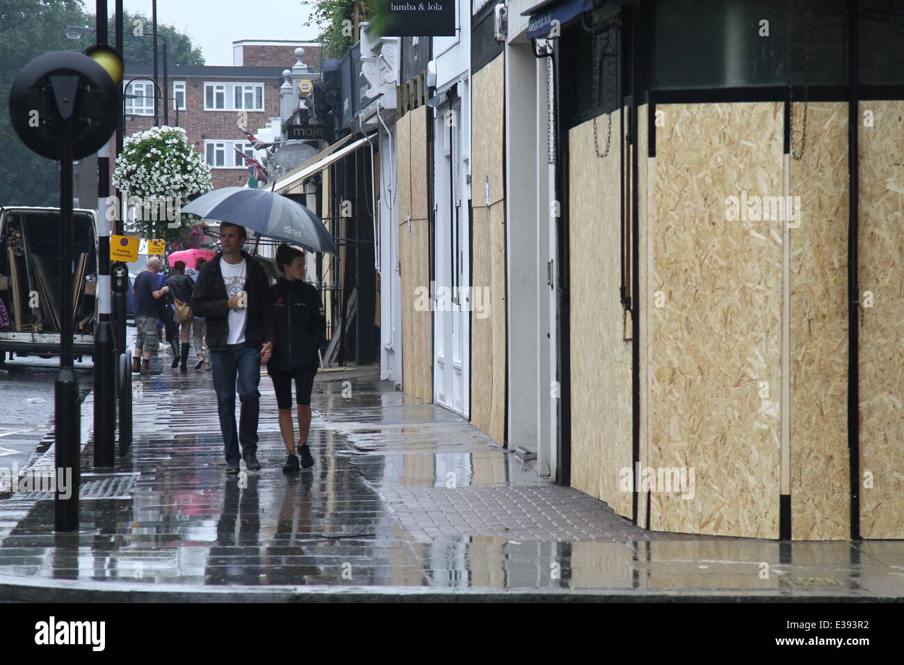 Wet weather pictures from Central London, Hyde Park and Notting Hill ...