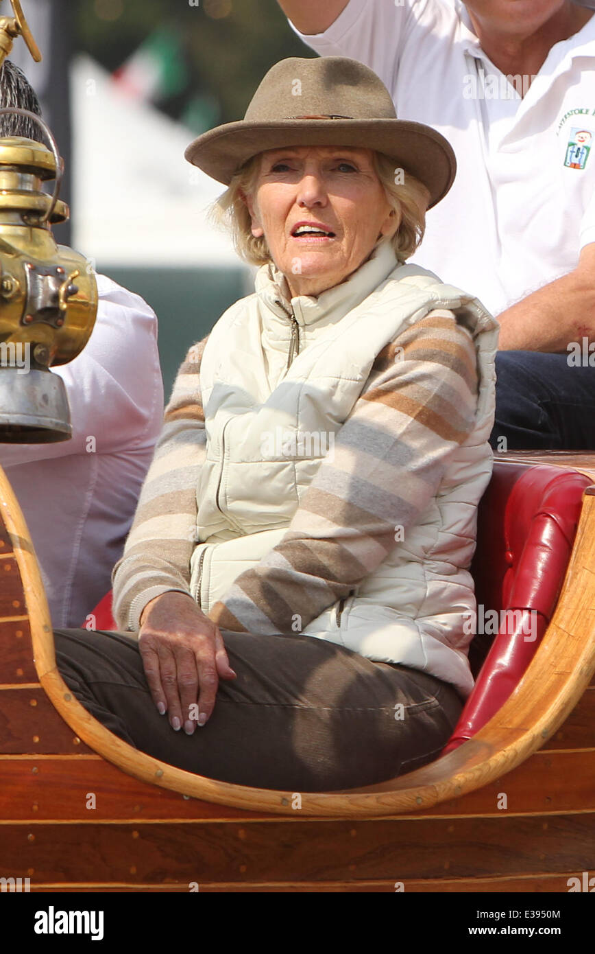 Mary berry with her children hi-res stock photography and images - Alamy