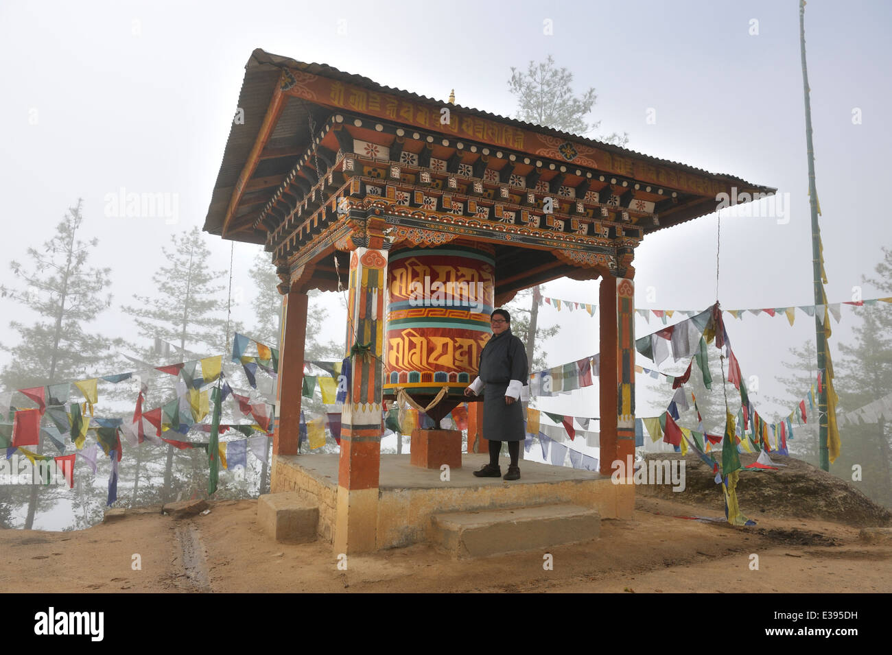 Viewpoint (here in low cloud) on the way to Taktshang Goemba monastery ...