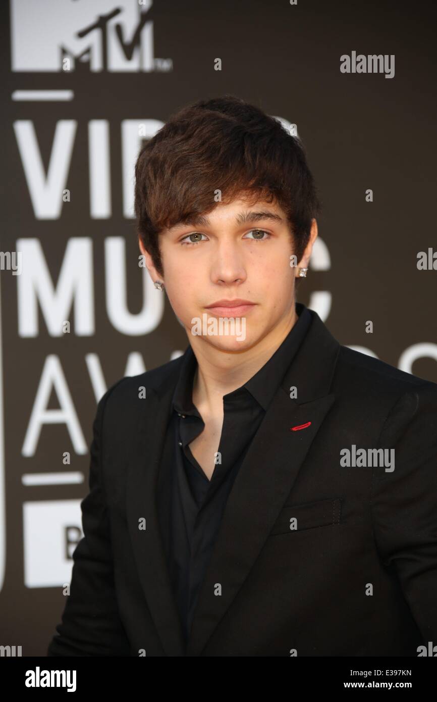 The 2013 MTV Video Music Awards - Arrivals at the Barclays Center ...