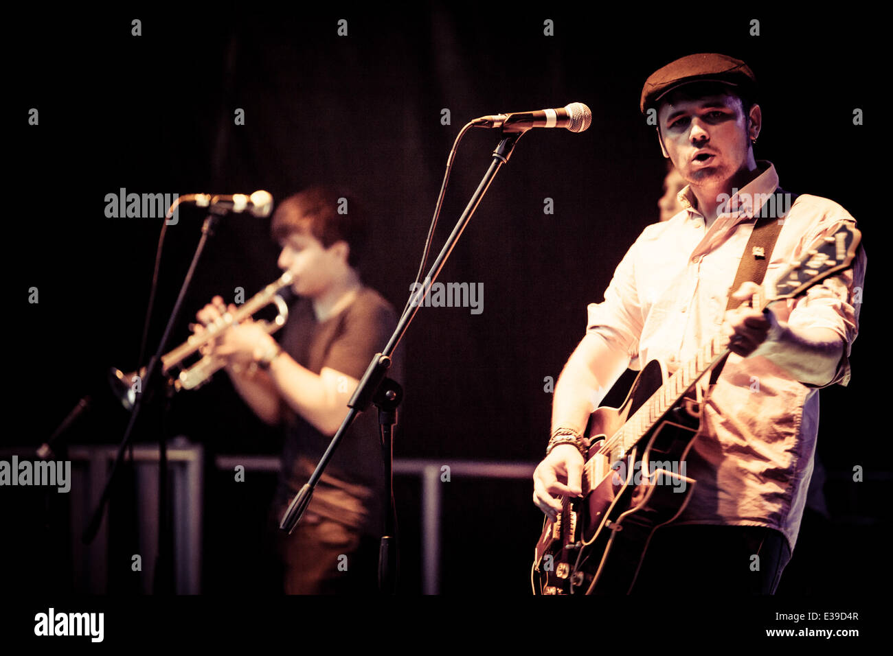 Rusty Shackle perform at Chepstow Castle Where: Chepstow Castle, United ...