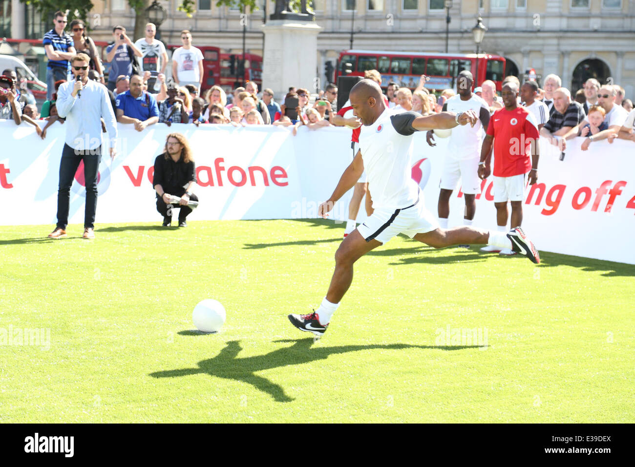 Footballers Ian Wright, Tony Adams, Ledley King and Les Ferdinand take ...