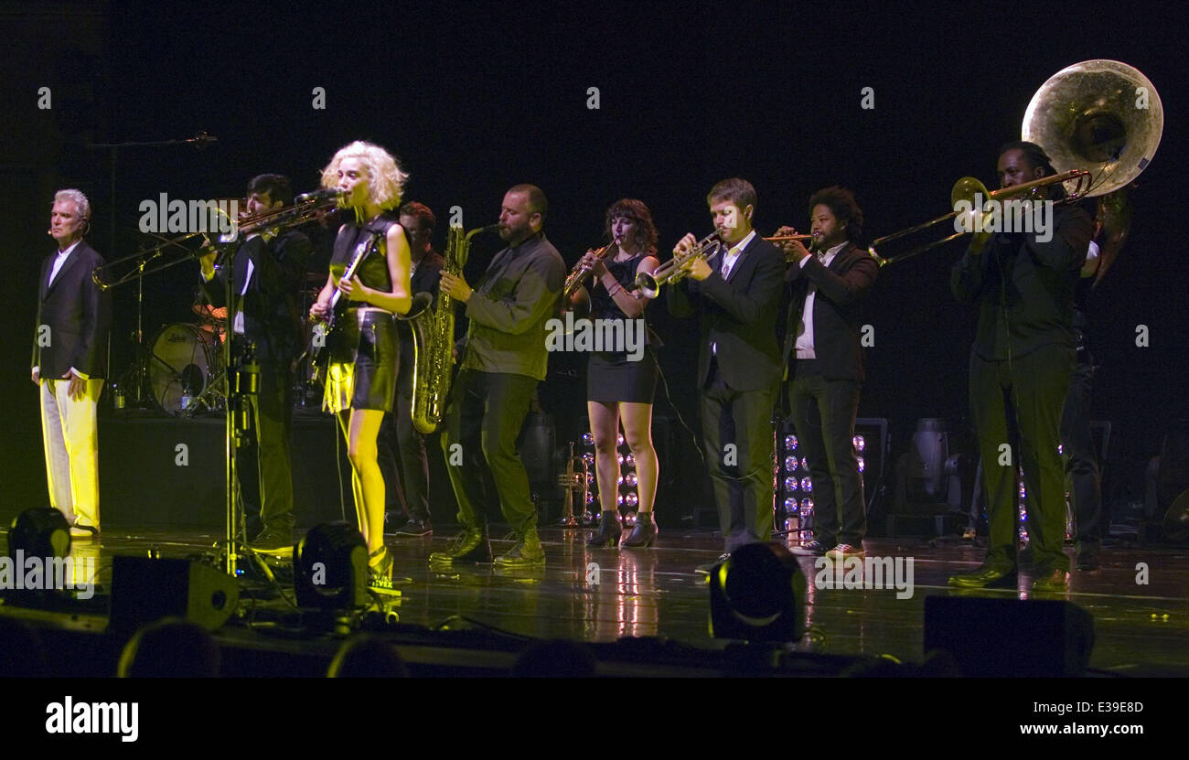 David Byrne and St Vincent perform during a headlining gig at Glasgow ...
