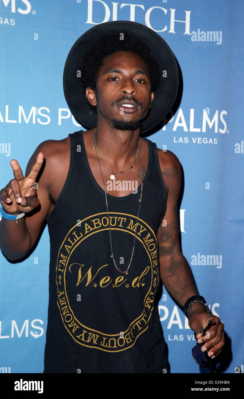 American rapper Shwayze makes an appearance at Ditch Pool Featuring ...