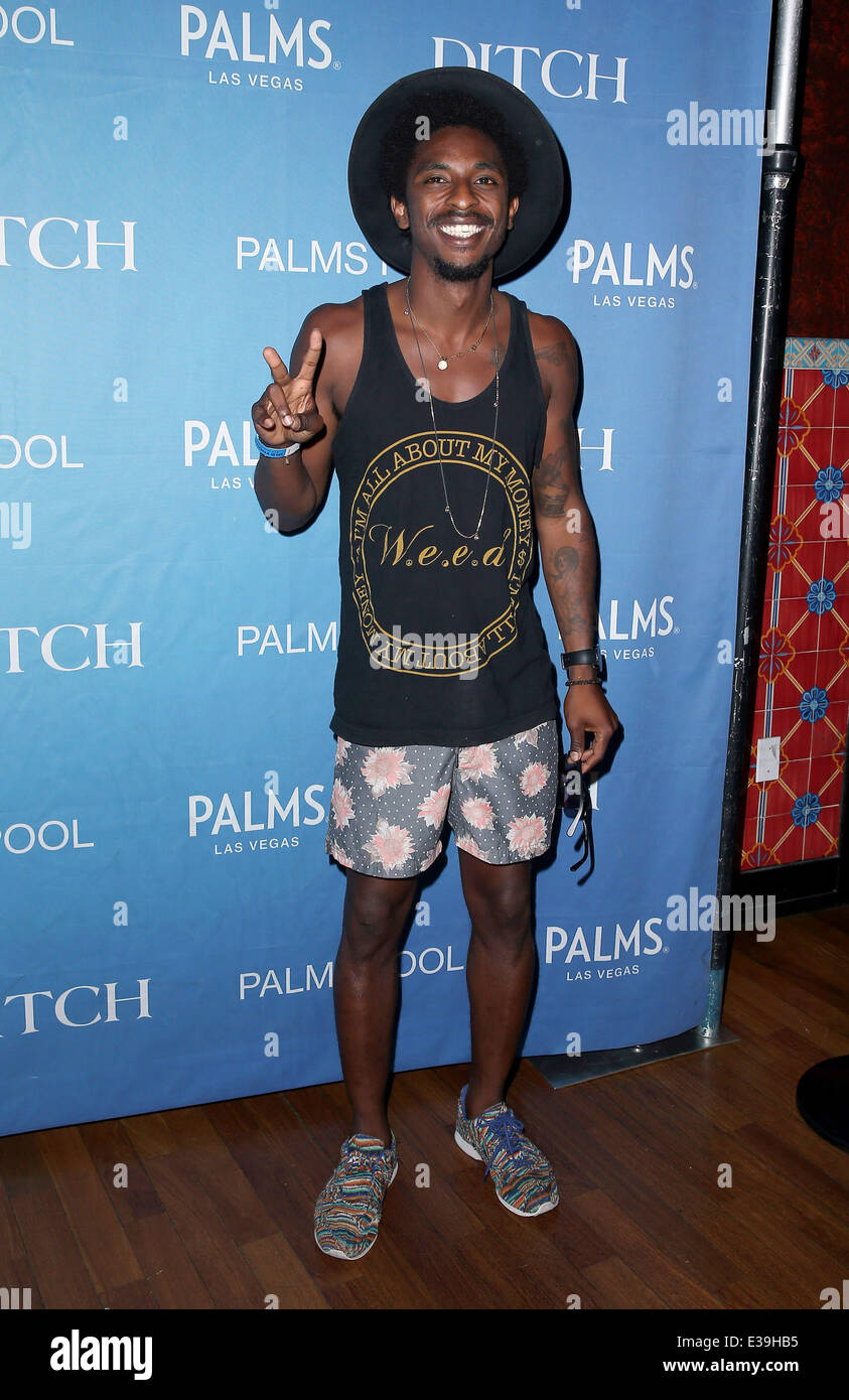 American rapper Shwayze makes an appearance at Ditch Pool Featuring ...