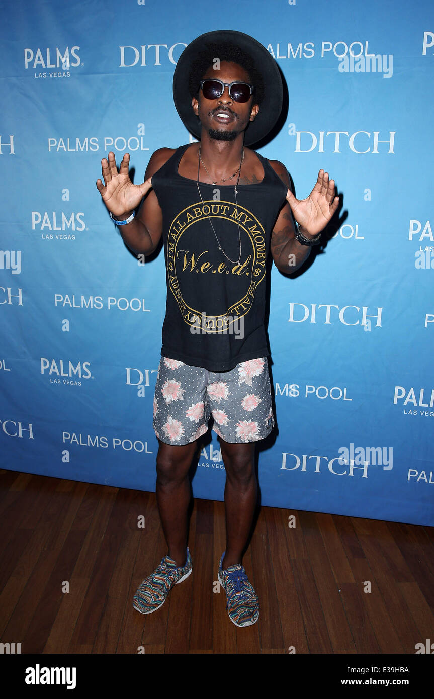 American rapper Shwayze makes an appearance at Ditch Pool Featuring ...