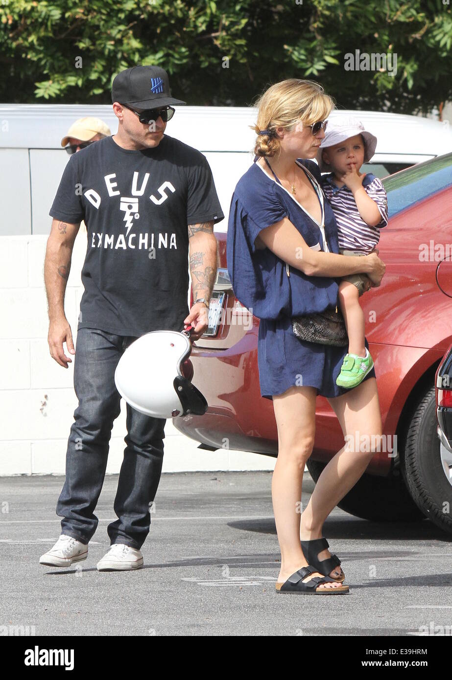 Selma Blair and Jason Bleick out with their son Arthur in Studio City ...