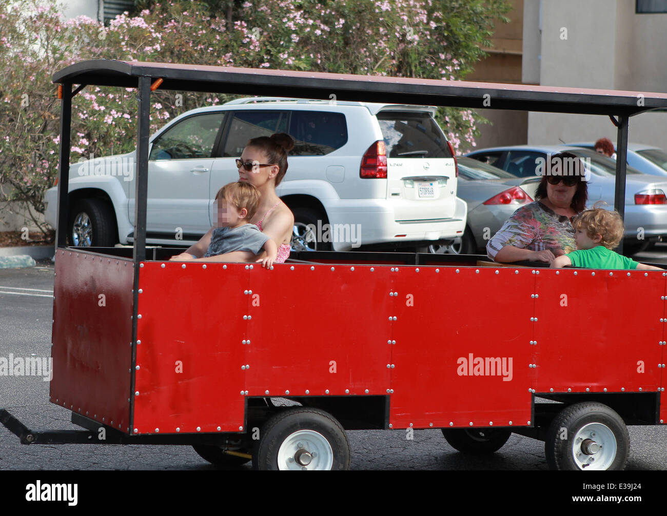 Actress Alyssa Milano takes Her Husband David Bugliari and Son Milo ...