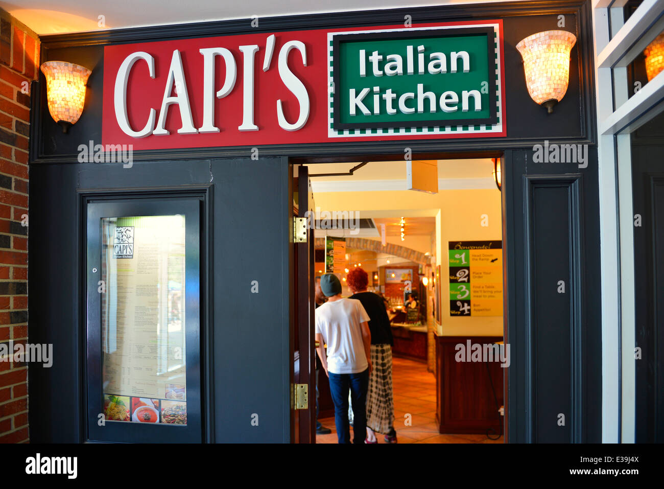 Italian restaurant inside hi-res stock photography and images - Alamy
