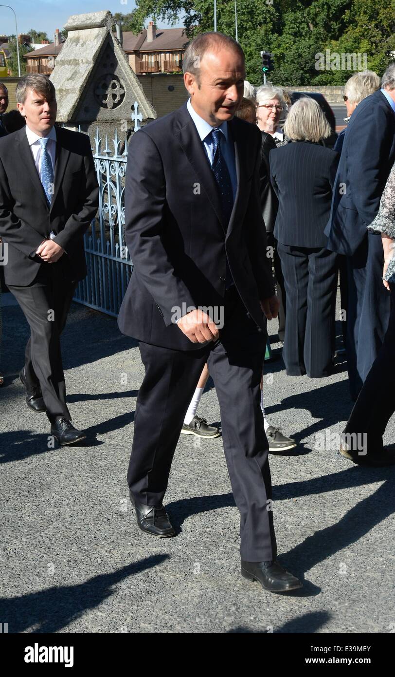 The funeral of poet Seamus Heaney at the Sacred Heart Church ...