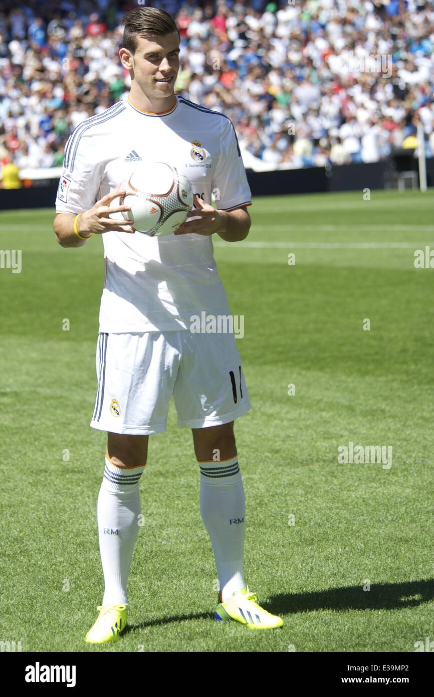 Gareth Bale during his official unveiling as a Real Madrid football ...