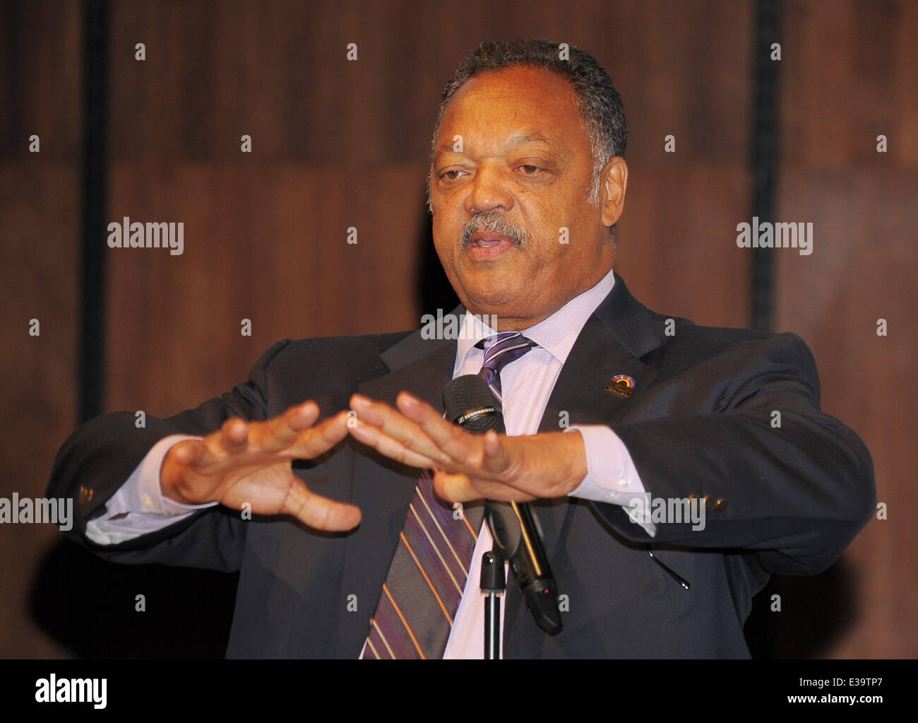 Reverend Jesse Jackson gives a speech at the New Library of Birmingham ...