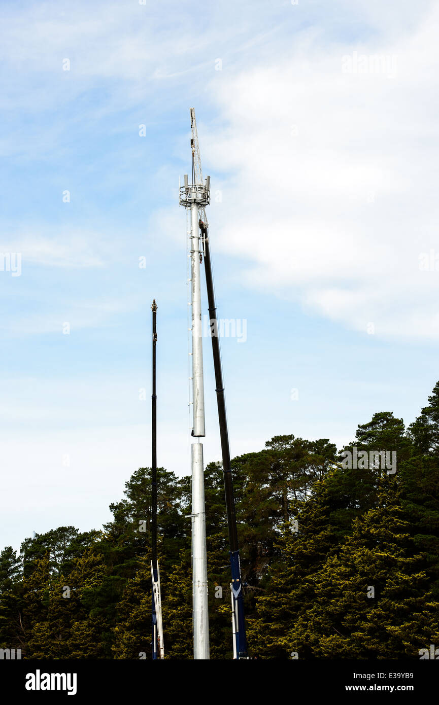 NBN telecommunications tower being assembled Stock Photo - Alamy