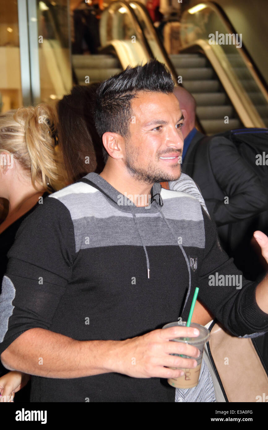 Peter Andre is joined by pregnant girlfriend, Emily MacDonagh and ...
