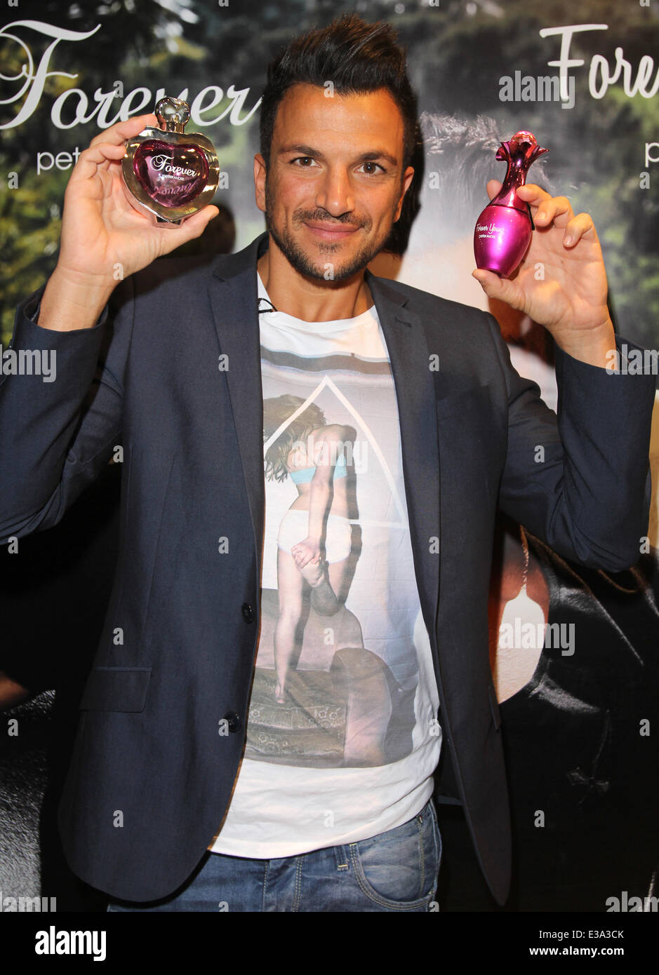 Peter andre launches new perfume hi-res stock photography and images ...
