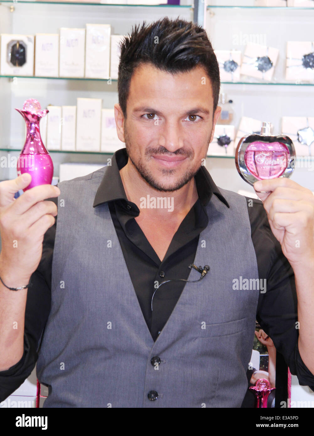Peter andre launches new perfume hi-res stock photography and images ...