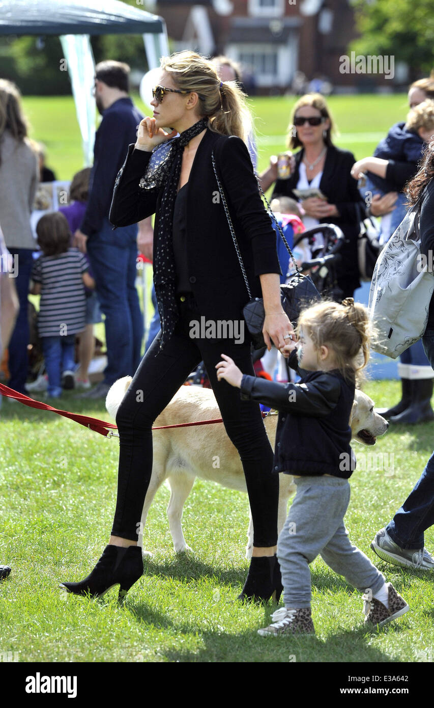 Abbey Crouch And Sophia Ruby Crouch High Resolution Stock Photography ...